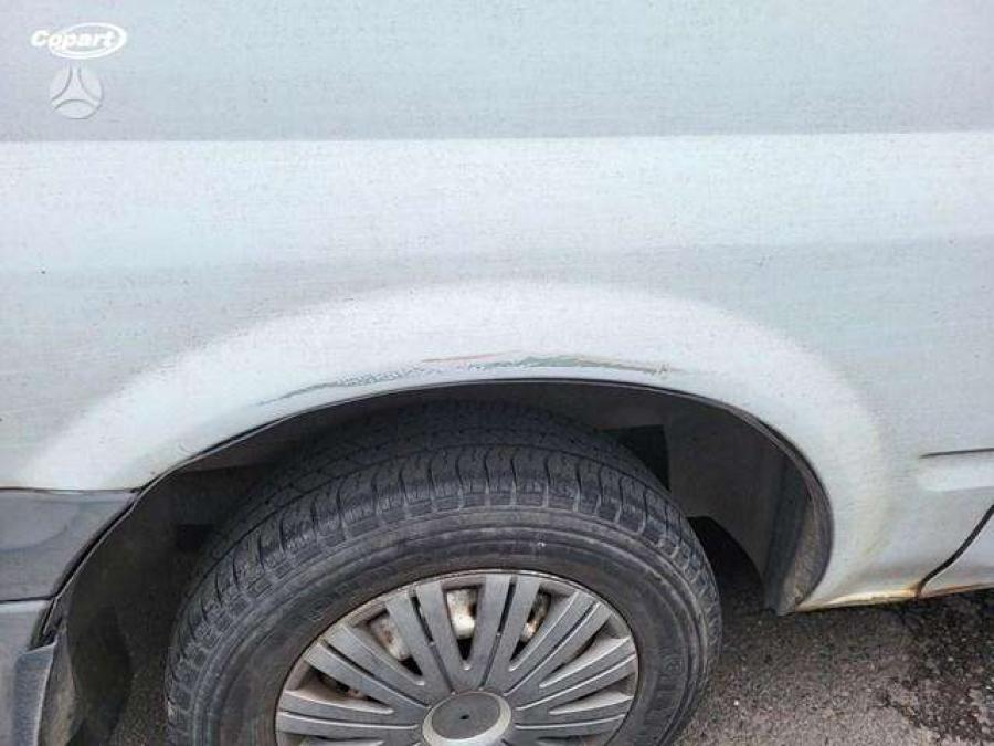 Balts Ford Transit 2007 Kauņa, ar dzinēja tilpumu 2.19 L un nobraukumu 295 tūkst. km par 1950 €, foto 12 vietnē AUTOMOTO.COM.LV