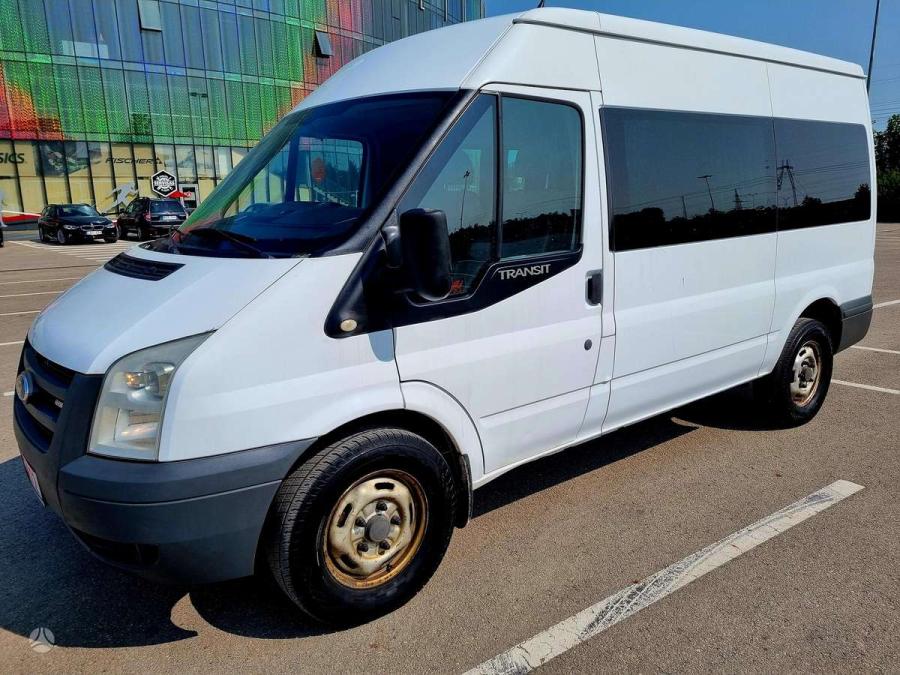 White Ford Transit 2007 in Siauliai, with an engine capacity of 2.40 L and mileage of 293 thousand km for 6000 €, photo 1 on AUTOMOTO.COM.LV