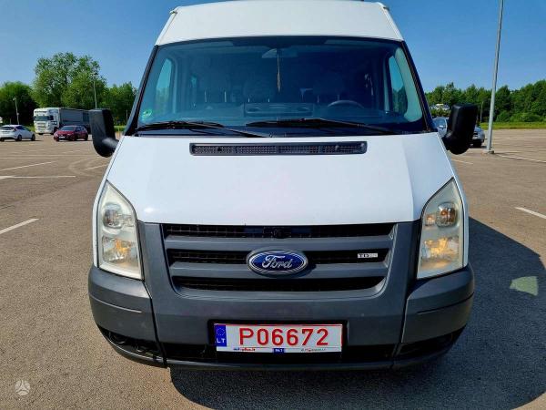 Ford Transit 2007 Šauļi vietnē Balts Ford Transit 2007 Šauļi, ar dzinēja tilpumu 2.40 L un nobraukumu 293 tūkst. km par 6000 €, foto 4 vietnē AUTOMOTO.COM.LV