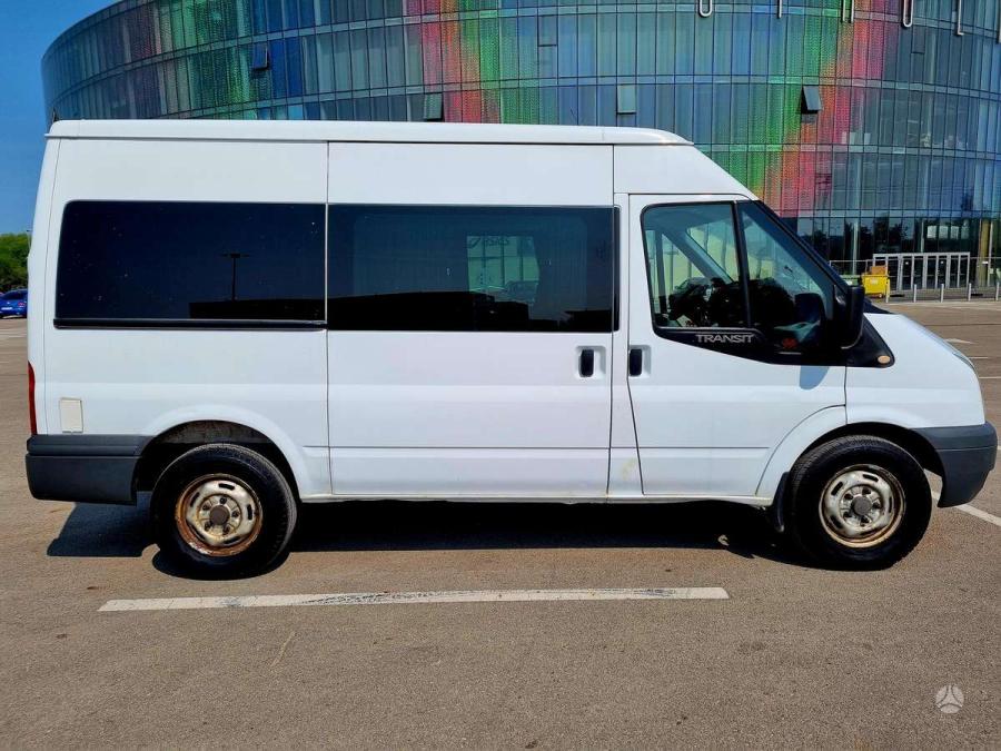 White Ford Transit 2007 in Siauliai, with an engine capacity of 2.40 L and mileage of 293 thousand km for 6000 €, photo 7 on AUTOMOTO.COM.LV