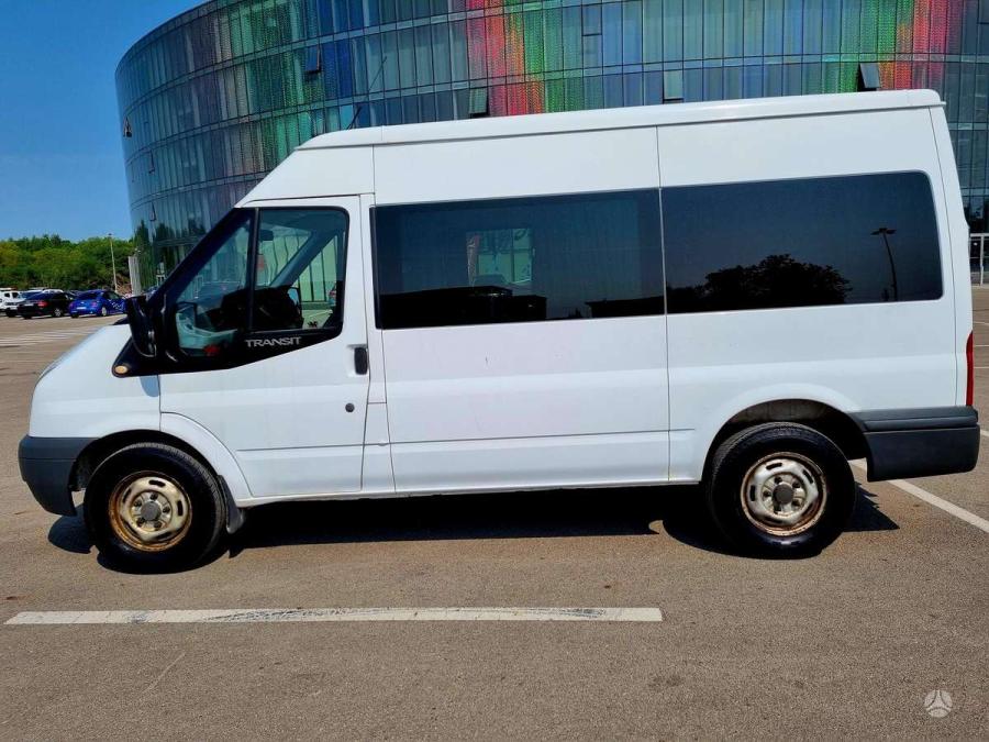 White Ford Transit 2007 in Siauliai, with an engine capacity of 2.40 L and mileage of 293 thousand km for 6000 €, photo 14 on AUTOMOTO.COM.LV