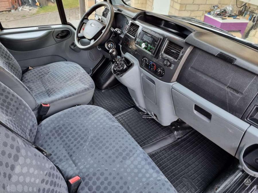 White Ford Transit 2007 in Siauliai, with an engine capacity of 2.40 L and mileage of 293 thousand km for 6000 €, photo 19 on AUTOMOTO.COM.LV