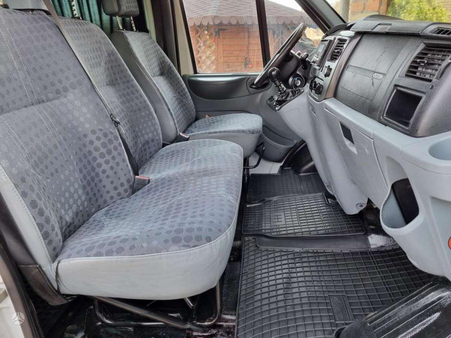 White Ford Transit 2007 in Siauliai, with an engine capacity of 2.40 L and mileage of 293 thousand km for 6000 €, photo 20 on AUTOMOTO.COM.LV