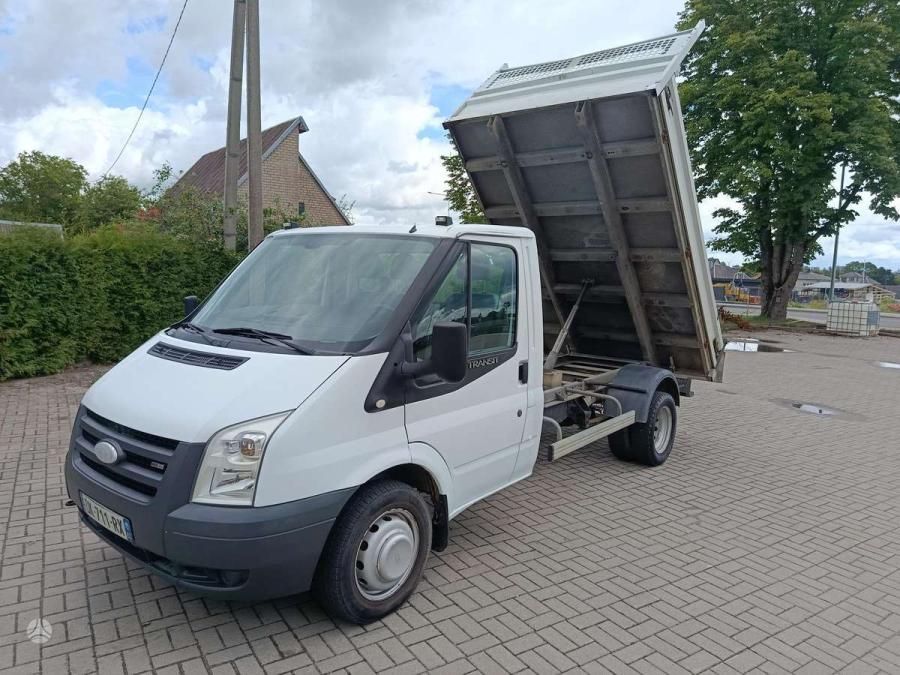 Balts Ford Transit 2008 Tauragė, ar dzinēja tilpumu 2.40 L un nobraukumu 144 tūkst. km par 7800 €, foto 1 vietnē AUTOMOTO.COM.LV