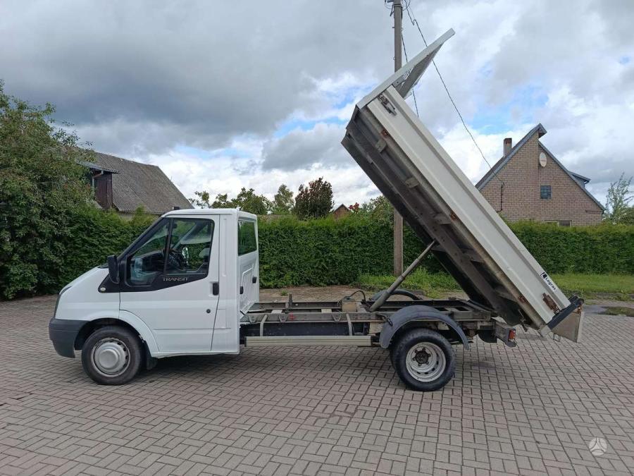 Balts Ford Transit 2008 Tauragė, ar dzinēja tilpumu 2.40 L un nobraukumu 144 tūkst. km par 7800 €, foto 5 vietnē AUTOMOTO.COM.LV