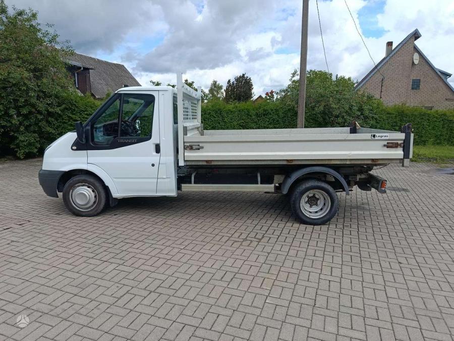 Balts Ford Transit 2008 Tauragė, ar dzinēja tilpumu 2.40 L un nobraukumu 144 tūkst. km par 7800 €, foto 10 vietnē AUTOMOTO.COM.LV