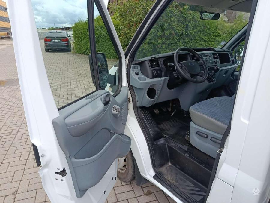 Balts Ford Transit 2008 Tauragė, ar dzinēja tilpumu 2.40 L un nobraukumu 144 tūkst. km par 7800 €, foto 15 vietnē AUTOMOTO.COM.LV