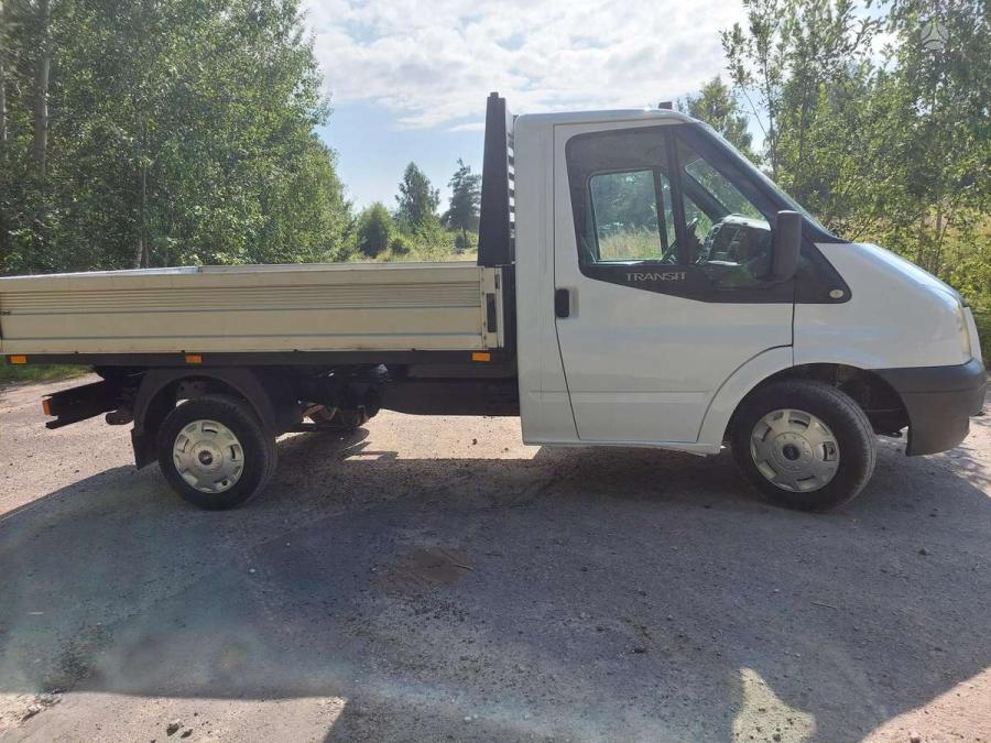 Balts Ford Transit 2008 Klaipėda, ar dzinēja tilpumu 2.20 L un nobraukumu 256 tūkst. km par 4999 €, foto 5 vietnē AUTOMOTO.COM.LV