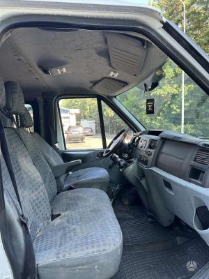 White Ford Transit 2008 in Vilnius, with an engine capacity of 2.20 L and mileage of 391 thousand km for 2300 €, photo 8 on AUTOMOTO.COM.LV