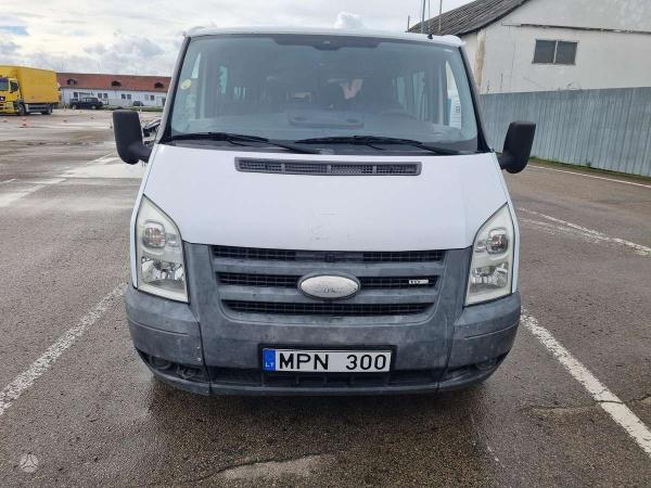 Ford Transit 2008 TauragÄ vietnÄ Balts Ford Transit 2008 TauragÄ, ar dzinÄja tilpumu 2.20 L un nobraukumu 240 tÅ«kst. km par 3600 ā¬, foto 4 vietnÄ AUTOMOTO.COM.LV