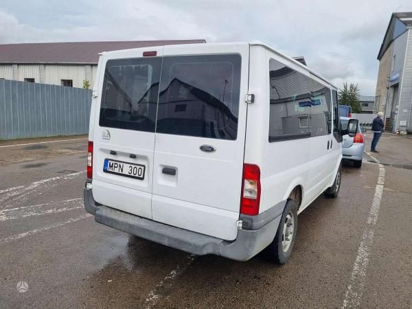 Ford Transit 2008 TauragÄ vietnÄ Balts Ford Transit 2008 TauragÄ, ar dzinÄja tilpumu 2.20 L un nobraukumu 240 tÅ«kst. km par 3600 ā¬, foto 10 vietnÄ AUTOMOTO.COM.LV