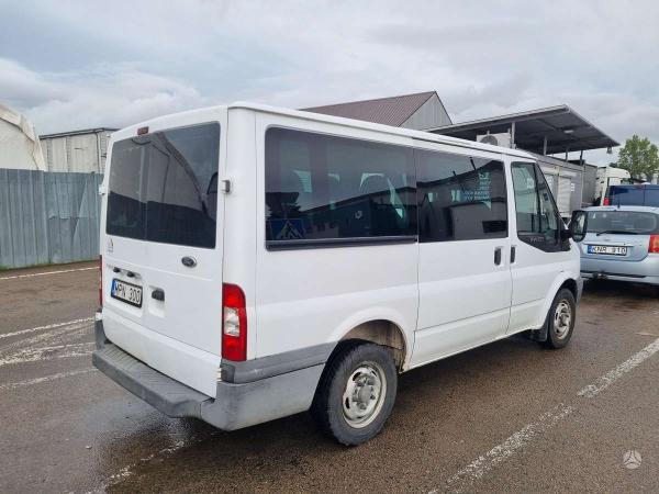 Ford Transit 2008 TauragÄ vietnÄ Balts Ford Transit 2008 TauragÄ, ar dzinÄja tilpumu 2.20 L un nobraukumu 240 tÅ«kst. km par 3600 ā¬, foto 11 vietnÄ AUTOMOTO.COM.LV