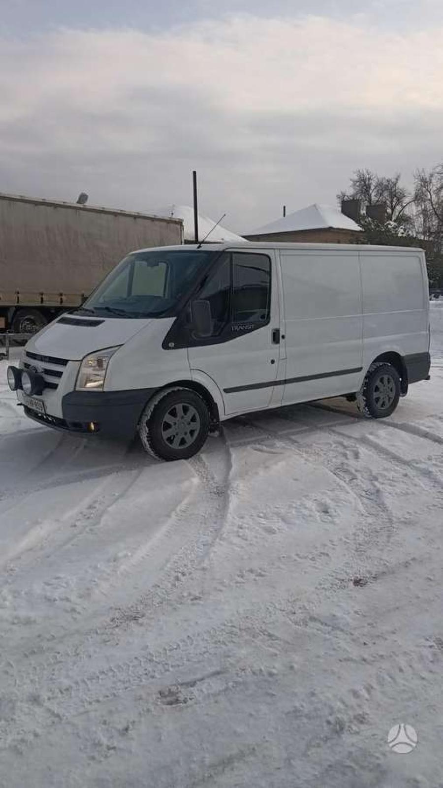 White Ford Transit 2009 in Radviliskis, with an engine capacity of 2.19 L and mileage of 274 thousand km for 3400 €, photo 2 on AUTOMOTO.COM.LV