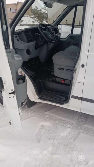 White Ford Transit 2009 in Radviliskis, with an engine capacity of 2.19 L and mileage of 274 thousand km for 3400 €, photo 23 on AUTOMOTO.COM.LV