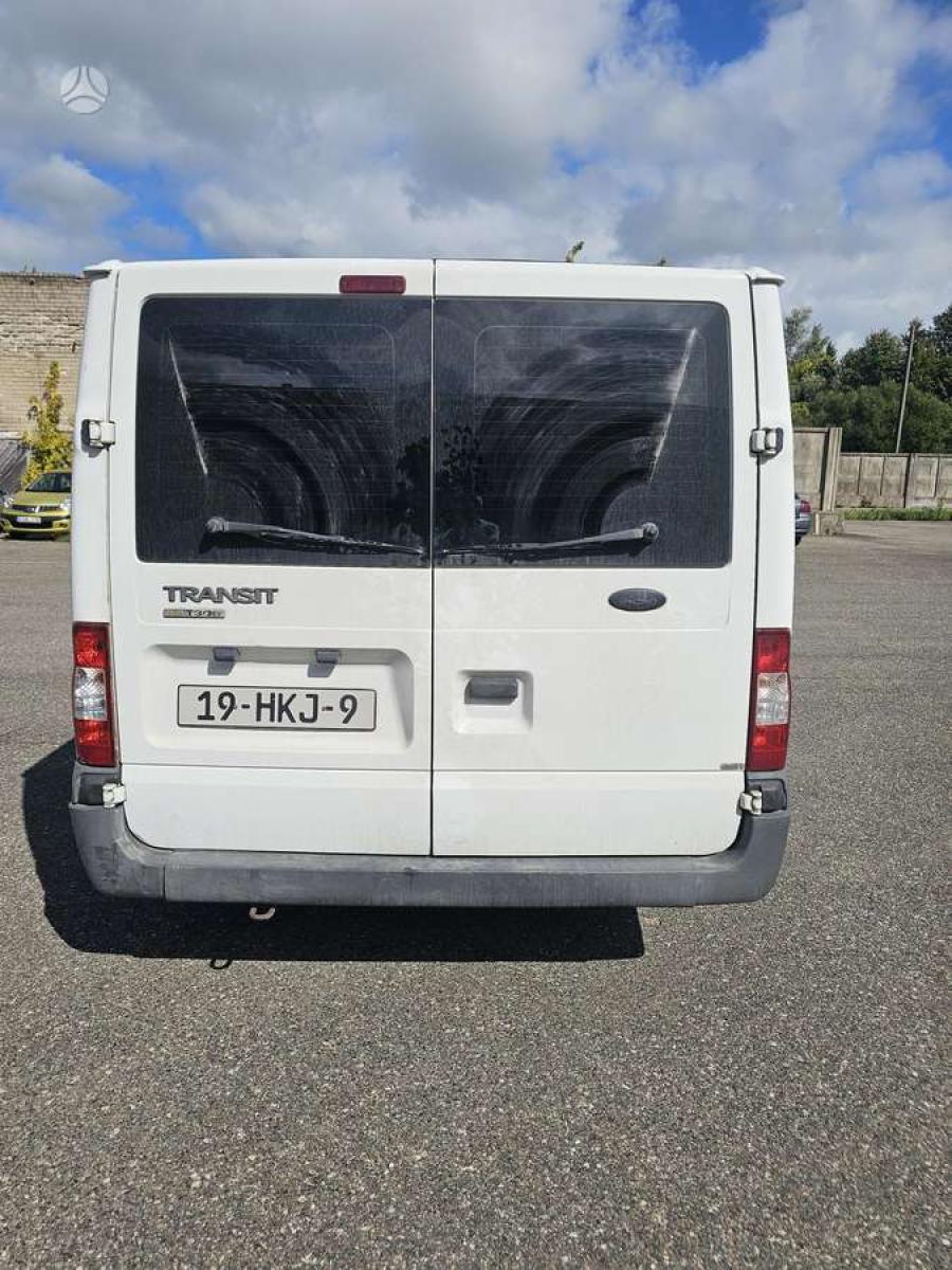 Balts Ford Transit 2009 Plungė, ar dzinēja tilpumu 2.20 L un nobraukumu 230 tūkst. km par 3500 €, foto 4 vietnē AUTOMOTO.COM.LV