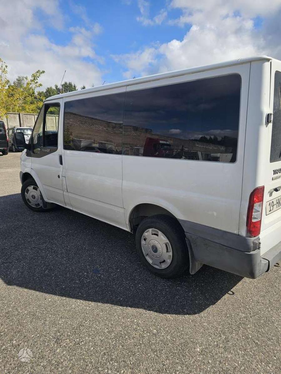 Balts Ford Transit 2009 Plungė, ar dzinēja tilpumu 2.20 L un nobraukumu 230 tūkst. km par 3500 €, foto 6 vietnē AUTOMOTO.COM.LV