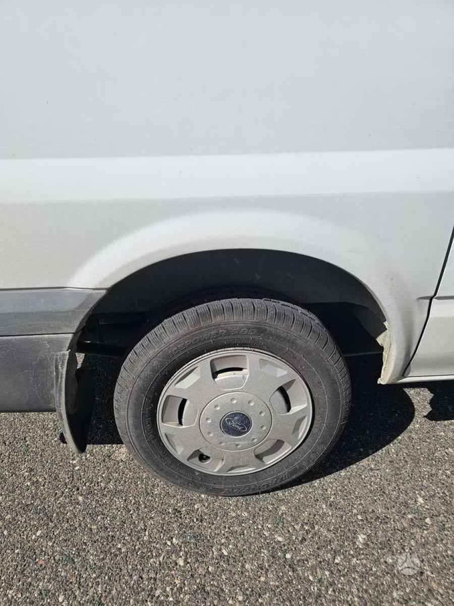 Balts Ford Transit 2009 Plungė, ar dzinēja tilpumu 2.20 L un nobraukumu 230 tūkst. km par 3500 €, foto 7 vietnē AUTOMOTO.COM.LV