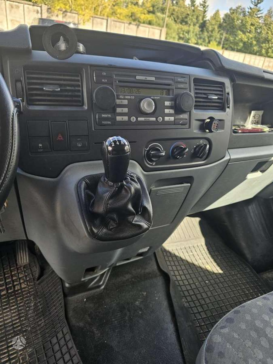 Balts Ford Transit 2009 Plungė, ar dzinēja tilpumu 2.20 L un nobraukumu 230 tūkst. km par 3500 €, foto 9 vietnē AUTOMOTO.COM.LV