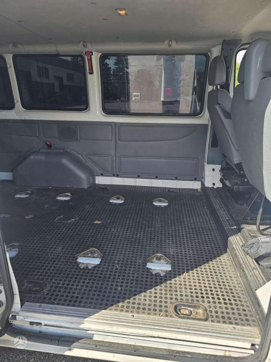 Balts Ford Transit 2009 Plungė, ar dzinēja tilpumu 2.20 L un nobraukumu 230 tūkst. km par 3500 €, foto 13 vietnē AUTOMOTO.COM.LV