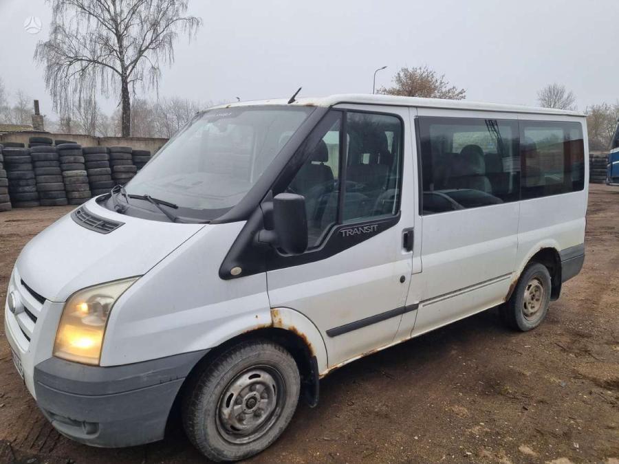 White Ford Transit 2010 in Kaunas, with an engine capacity of 2.20 L and mileage of 390 thousand km for 1400 €, photo 1 on AUTOMOTO.COM.LV