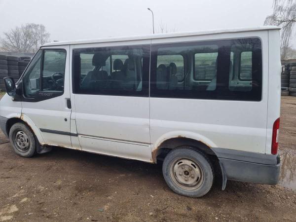 Balts Ford Transit 2010 Kauņa, ar dzinēja tilpumu 2.20 L un nobraukumu 390 tūkst. km par 1400 €, foto 3 vietnē AUTOMOTO.COM.LV