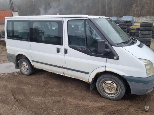 Balts Ford Transit 2010 Kauņa, ar dzinēja tilpumu 2.20 L un nobraukumu 390 tūkst. km par 1400 €, foto 9 vietnē AUTOMOTO.COM.LV