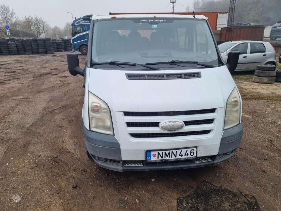 White Ford Transit 2010 in Kaunas, with an engine capacity of 2.20 L and mileage of 390 thousand km for 1400 €, photo 10 on AUTOMOTO.COM.LV