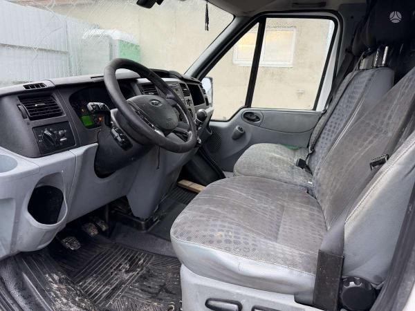Balts Ford Transit 2010 Kauņa, ar dzinēja tilpumu 2.40 L un nobraukumu 381 tūkst. km par 2300 €, foto 6 vietnē AUTOMOTO.COM.LV