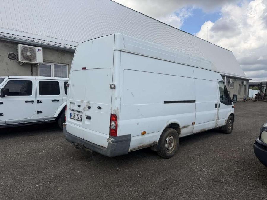 Balts Ford Transit 2010 Kauņa, ar dzinēja tilpumu 2.40 L un nobraukumu 421 tūkst. km par 1900 €, foto 5 vietnē AUTOMOTO.COM.LV