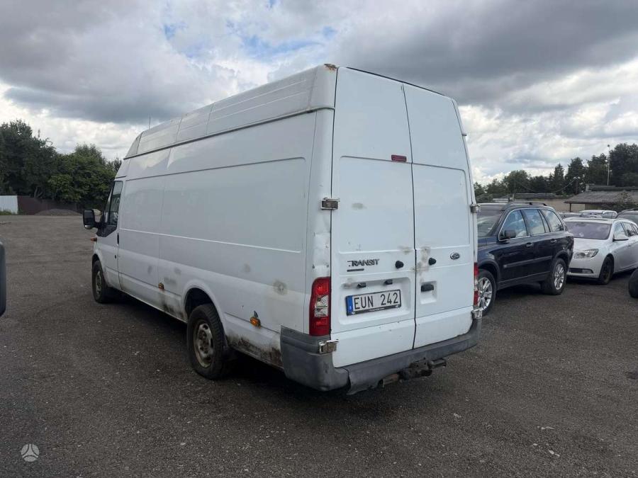 Balts Ford Transit 2010 Kauņa, ar dzinēja tilpumu 2.40 L un nobraukumu 421 tūkst. km par 1900 €, foto 7 vietnē AUTOMOTO.COM.LV