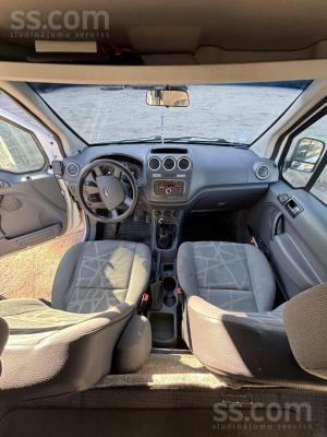 Balts Ford Transit 2010 Rīga, ar dzinēja tilpumu 1.80 L un nobraukumu 256 tūkst. km par 1100 €, foto 8 vietnē AUTOMOTO.COM.LV