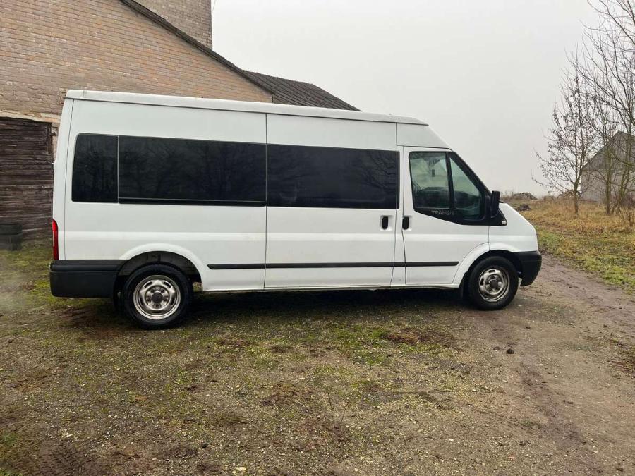 White Ford Transit 2011 in Panevezys, with an engine capacity of 2.20 L and mileage of 125 thousand km for 9000 €, photo 7 on AUTOMOTO.COM.LV