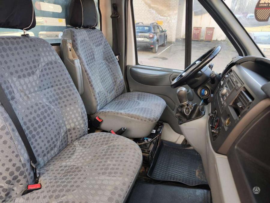 Balts Ford Transit 2011 Viļņa, ar dzinēja tilpumu 2.20 L un nobraukumu 194 tūkst. km par 4500 €, foto 8 vietnē AUTOMOTO.COM.LV