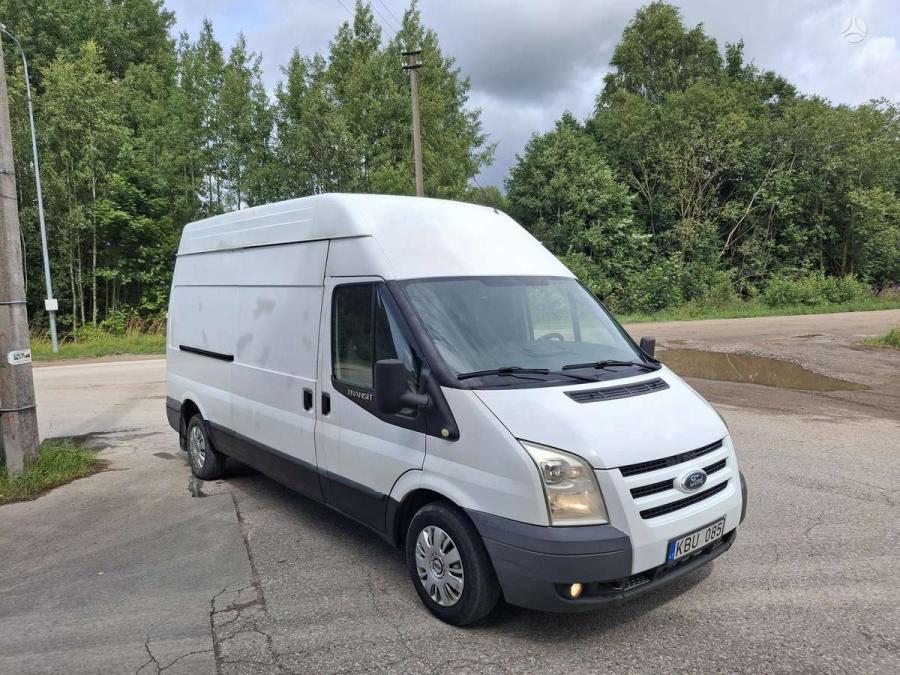 White Ford Transit 2011 in Vilnius, with an engine capacity of 2.20 L and mileage of 527 thousand km for 2950 €, photo 3 on AUTOMOTO.COM.LV