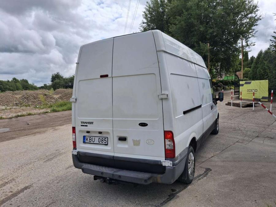 White Ford Transit 2011 in Vilnius, with an engine capacity of 2.20 L and mileage of 527 thousand km for 2950 €, photo 6 on AUTOMOTO.COM.LV