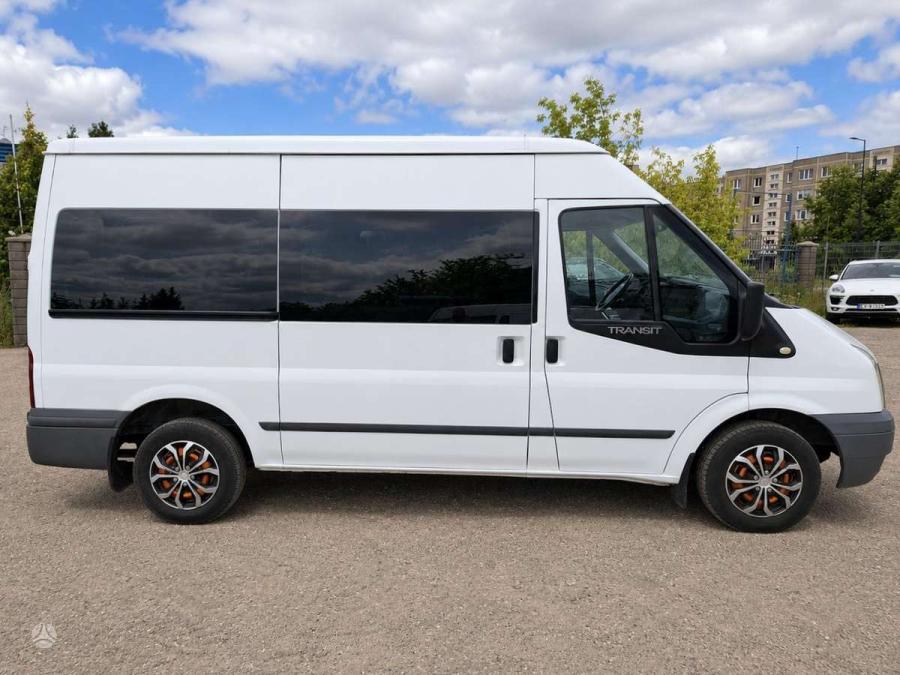 White Ford Transit 2011 in Alytus, with an engine capacity of 2.20 L and mileage of 209 thousand km for 6700 €, photo 5 on AUTOMOTO.COM.LV