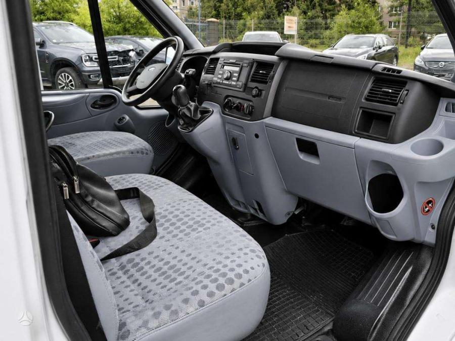 White Ford Transit 2011 in Alytus, with an engine capacity of 2.20 L and mileage of 209 thousand km for 6700 €, photo 8 on AUTOMOTO.COM.LV