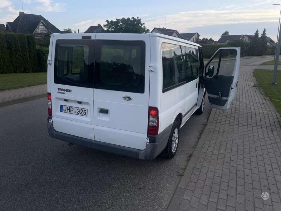 White Ford Transit 2011 in Plunge, with an engine capacity of 2.20 L and mileage of 310 thousand km for 1800 €, photo 7 on AUTOMOTO.COM.LV