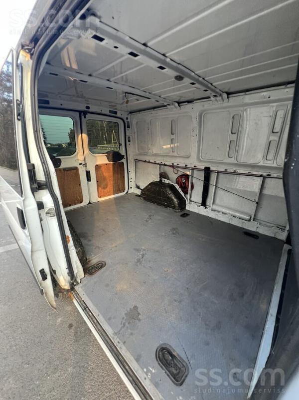 Ford Transit 2011 Rīga vietnē Balts Ford Transit 2011 Rīga, ar dzinēja tilpumu 2.20 L un nobraukumu 290 tūkst. km par 3750 €, foto 5 vietnē AUTOMOTO.COM.LV