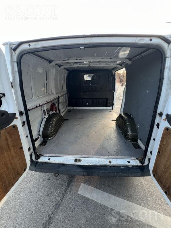 Ford Transit 2011 Rīga vietnē Balts Ford Transit 2011 Rīga, ar dzinēja tilpumu 2.20 L un nobraukumu 290 tūkst. km par 3750 €, foto 6 vietnē AUTOMOTO.COM.LV
