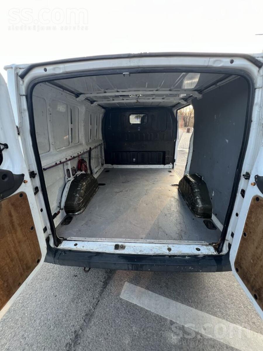 Balts Ford Transit 2011 Rīga, ar dzinēja tilpumu 2.20 L un nobraukumu 290 tūkst. km par 3750 €, foto 6 vietnē AUTOMOTO.COM.LV
