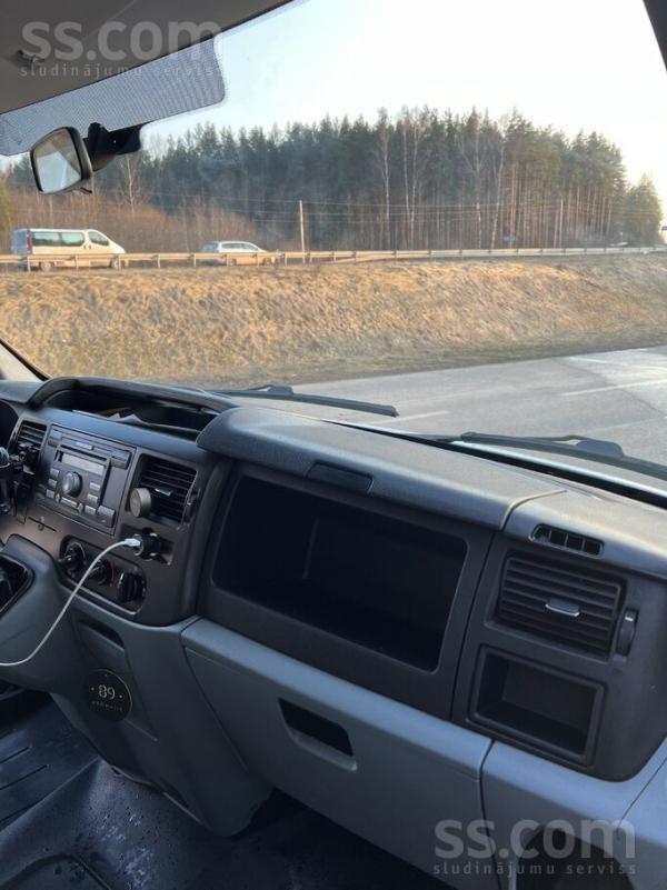 Ford Transit 2011 Rīga vietnē Balts Ford Transit 2011 Rīga, ar dzinēja tilpumu 2.20 L un nobraukumu 290 tūkst. km par 3750 €, foto 9 vietnē AUTOMOTO.COM.LV
