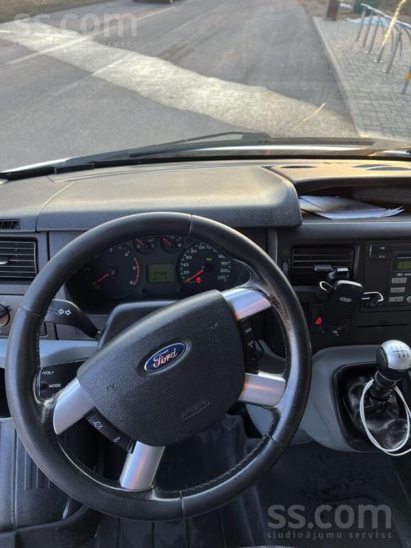 Ford Transit 2011 Rīga vietnē Balts Ford Transit 2011 Rīga, ar dzinēja tilpumu 2.20 L un nobraukumu 290 tūkst. km par 3750 €, foto 11 vietnē AUTOMOTO.COM.LV