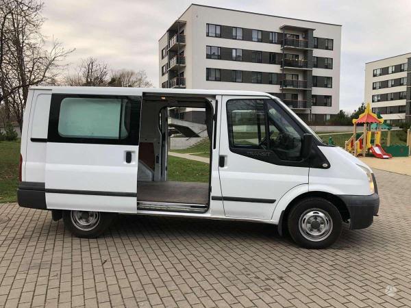 White Ford Transit 2012 in Kaunas, with an engine capacity of 2.20 L and mileage of 206 thousand km for 4900 €, photo 8 on AUTOMOTO.COM.LV