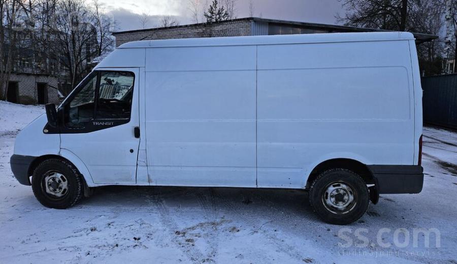 White Ford Transit 2012 in Riga, with an engine capacity of 2.20 L and mileage of 333 thousand km for 4250 €, photo 6 on AUTOMOTO.COM.LV