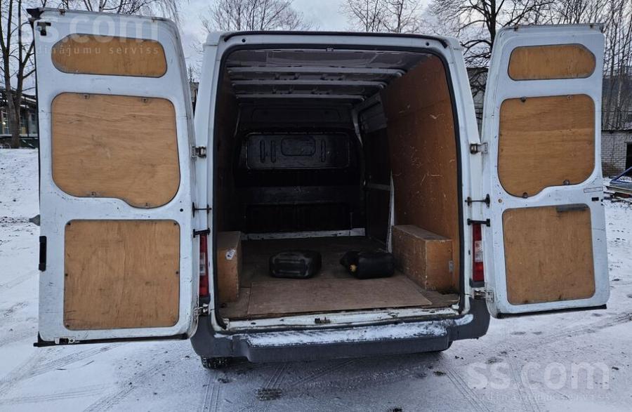White Ford Transit 2012 in Riga, with an engine capacity of 2.20 L and mileage of 333 thousand km for 4250 €, photo 11 on AUTOMOTO.COM.LV