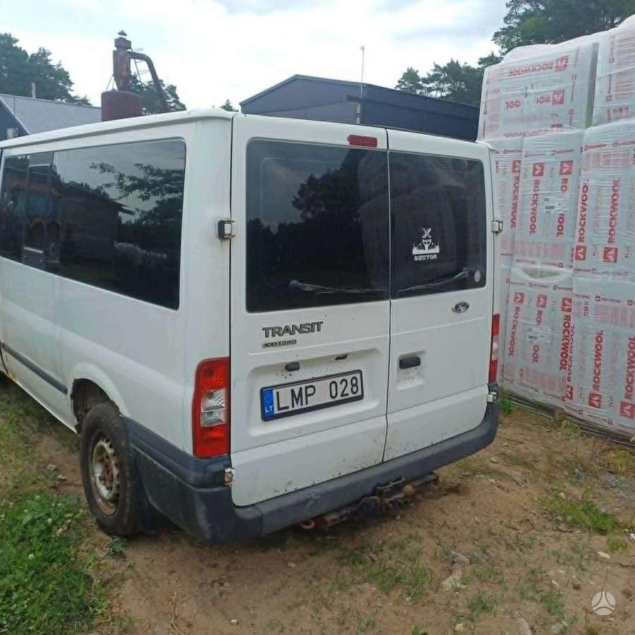 Balts Ford Transit 2012 Panevēža, ar dzinēja tilpumu 2.20 L un nobraukumu 280 tūkst. km par 1200 €, foto 4 vietnē AUTOMOTO.COM.LV
