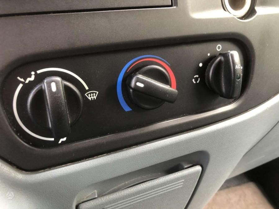 Balts Ford Transit 2012 Kauņa, ar dzinēja tilpumu 2.20 L un nobraukumu 218 tūkst. km par 5700 €, foto 19 vietnē AUTOMOTO.COM.LV