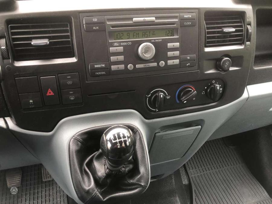 White Ford Transit 2012 in Kaunas, with an engine capacity of 2.20 L and mileage of 207 thousand km for 3400 €, photo 4 on AUTOMOTO.COM.LV