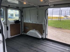 White Ford Transit 2012 in Kaunas, with an engine capacity of 2.20 L and mileage of 207 thousand km for 3400 €, photo 13 on AUTOMOTO.COM.LV